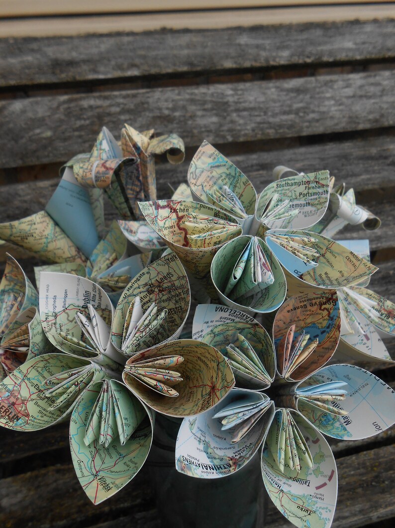 Vintage Map Paper Flower Bouquet. World Maps. Origami Kusudama, Roses ...