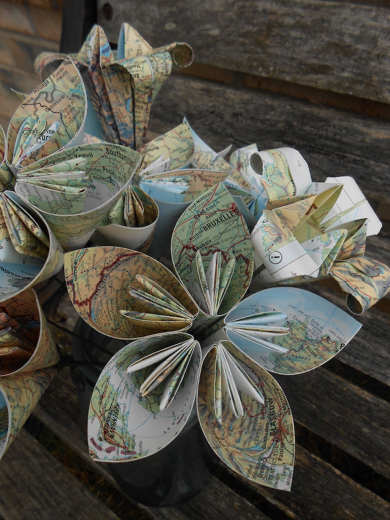 Vintage Map Paper Flower Bouquet. World Maps. Origami Kusudama, Roses ...