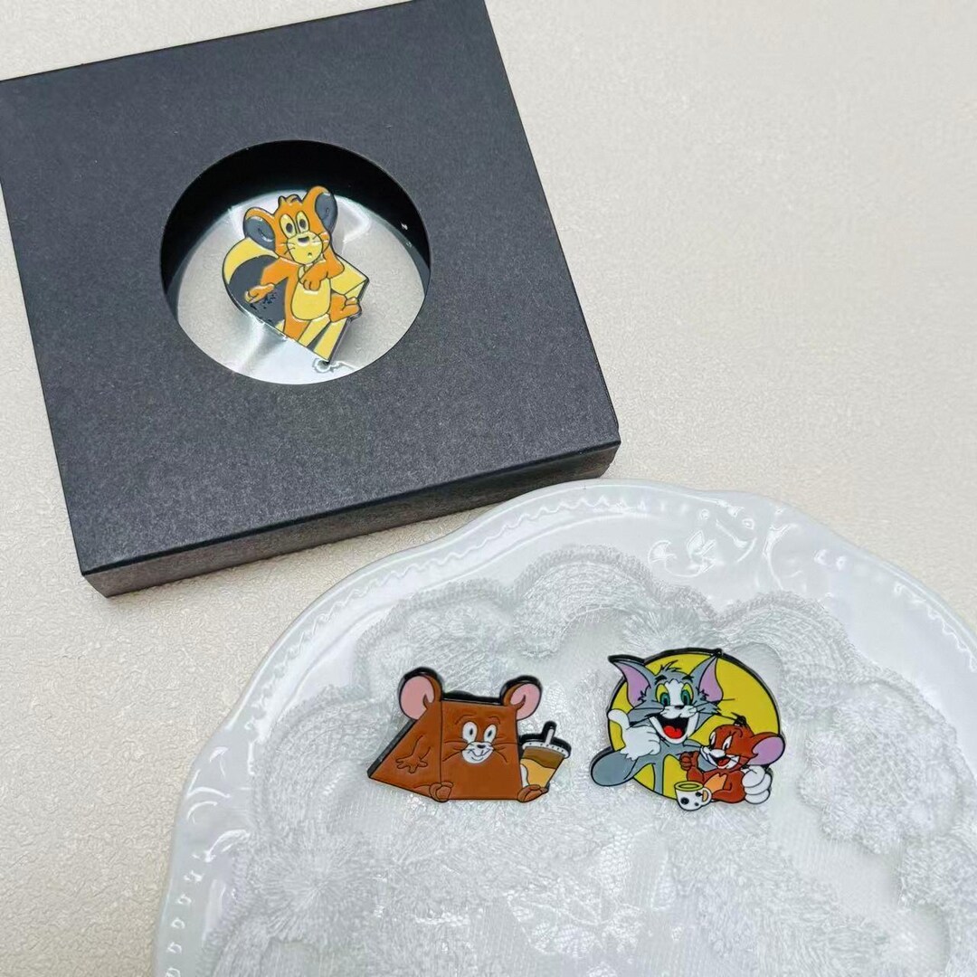 Cute Tom and Jerry Cartoon Enamel Pin | Funny Animal Brooch Badge | Pin ...