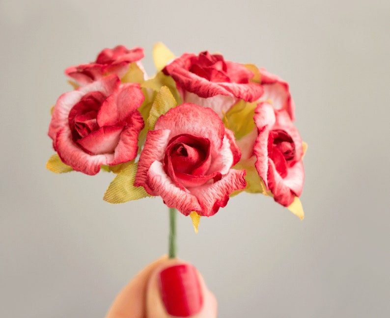 Crimson Heirloom Two Tone Paper Flowers / Curled Petals / 25 Mm Roses ...