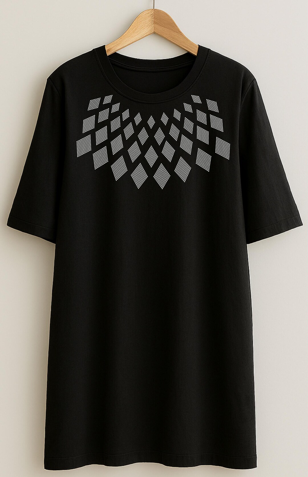 Symmetrical Fan-shaped Rhinestone Design With Diamond Motifs. CDR, DXF ...
