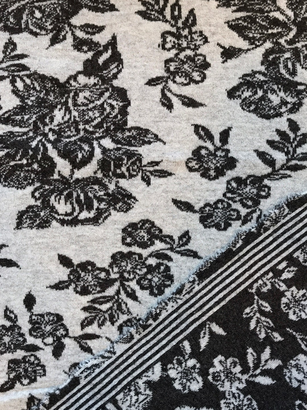 TROMSO FJORD Wool Jacquard Knit With Rose Pattern | Lovely and Soft ...