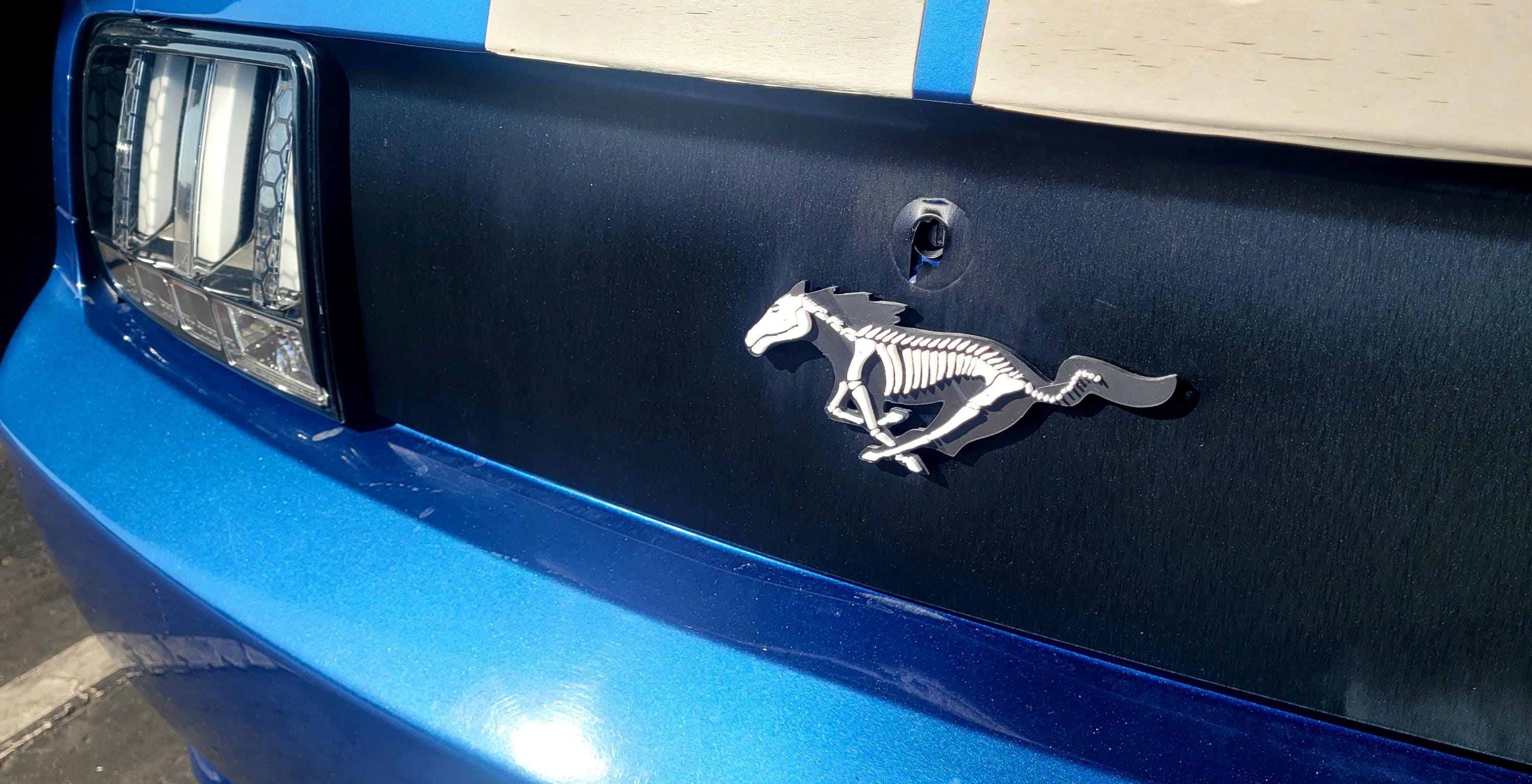 Mustang Skeleton Pony Running Horse 05-09 Grille Emblem Skeleton Logo ...