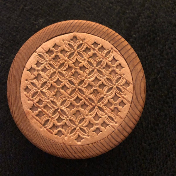 Carved Round Jewelry Box - Etsy