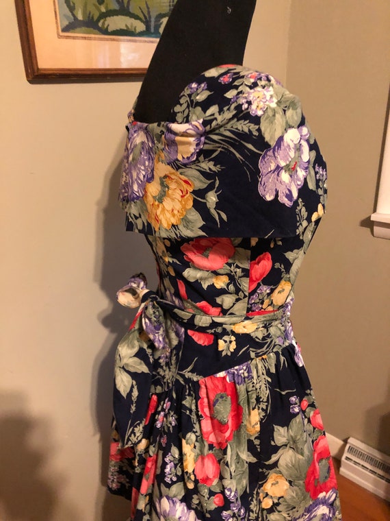 1980s dark floral print dress with basque waistline - Gem