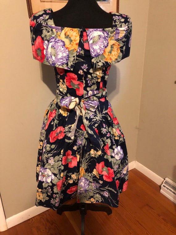 1980s dark floral print dress with basque waistline - Gem
