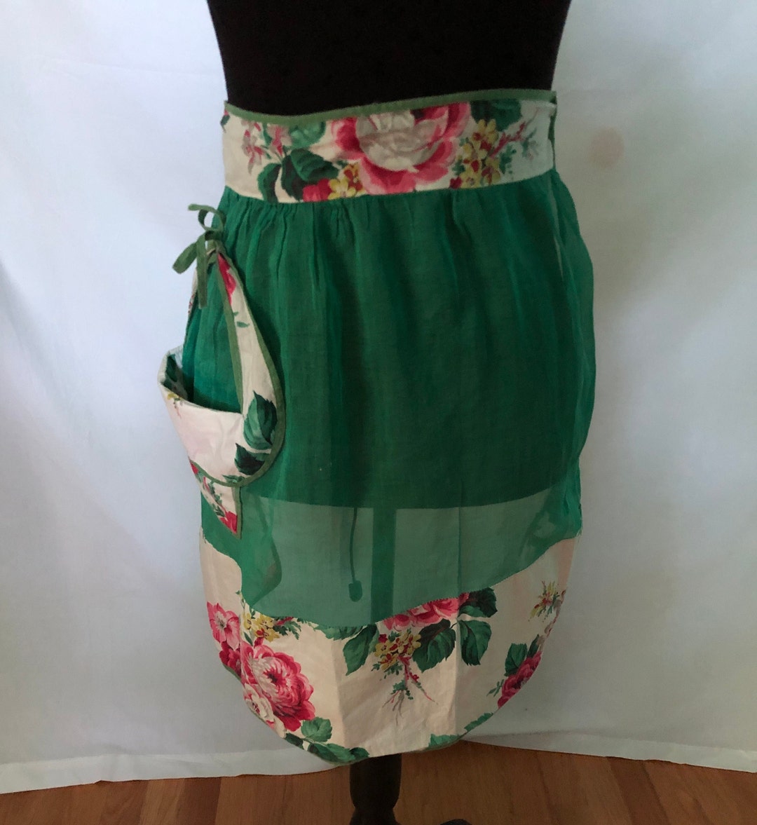 1950s Polished Cotton and Organdy Apron - Etsy