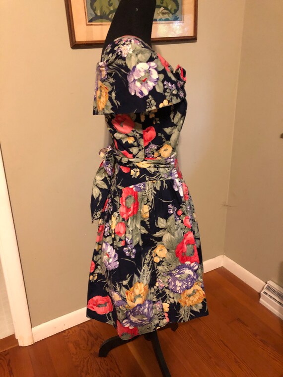 1980s dark floral print dress with basque waistline - Gem