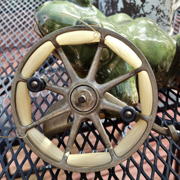 Vintage Fishing Reel - Etsy