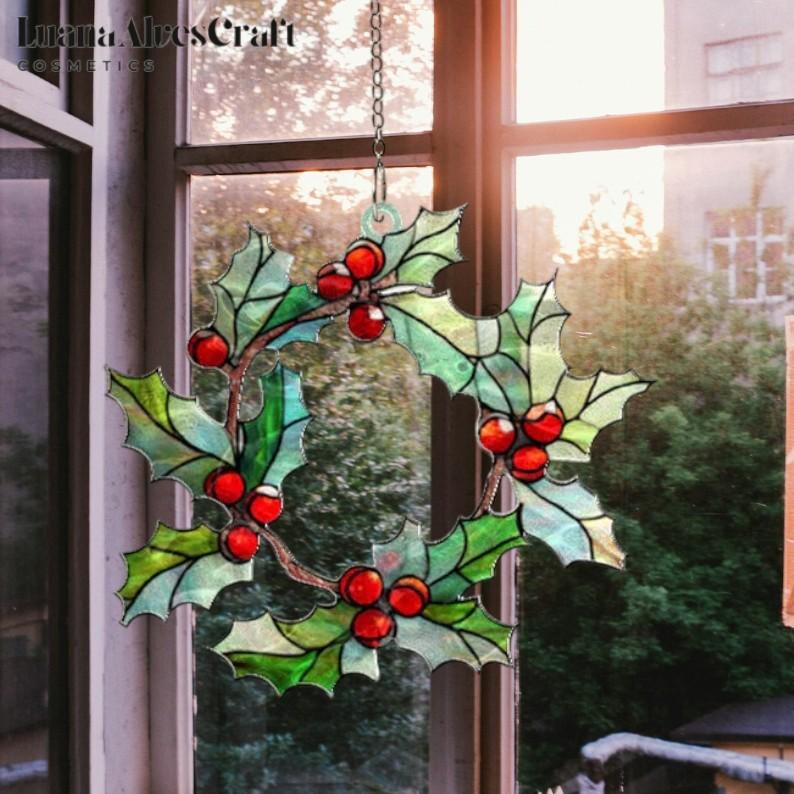 Christmas Holly Wreath Suncatcher, Holiday Window Decor, Winter Sun ...
