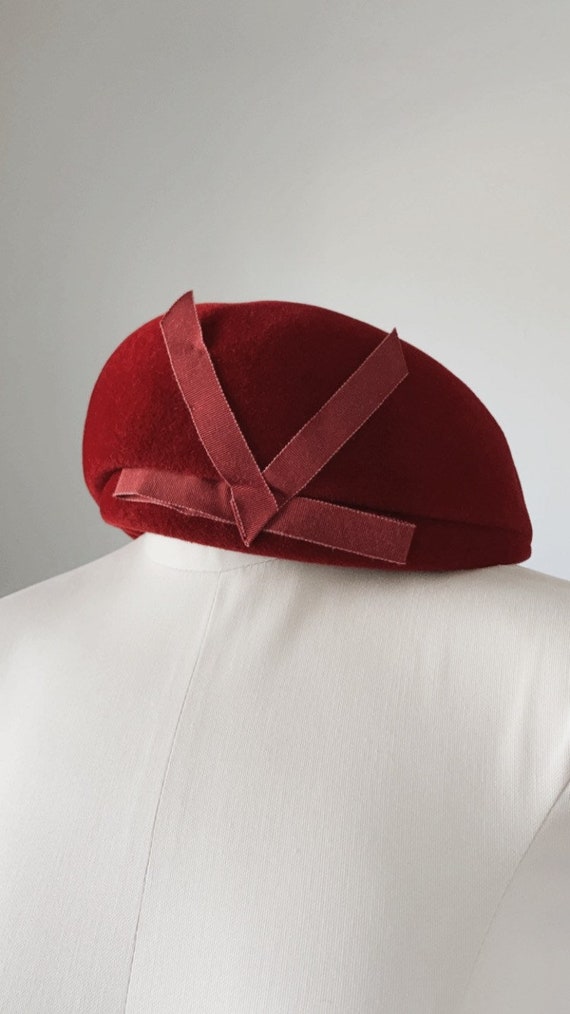 raspberry beret mask - Gem