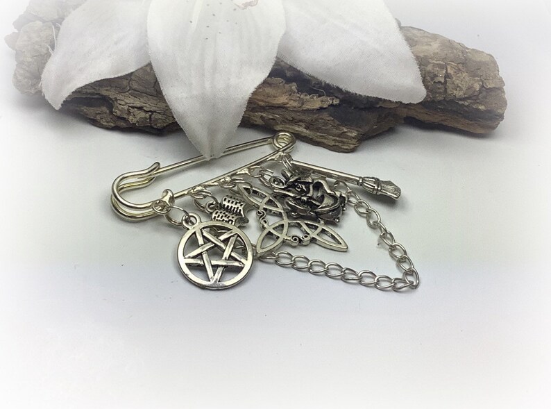 Witches Cloak Pin Brooch Wiccan Pagan Jewellery Witch Brooch | Etsy