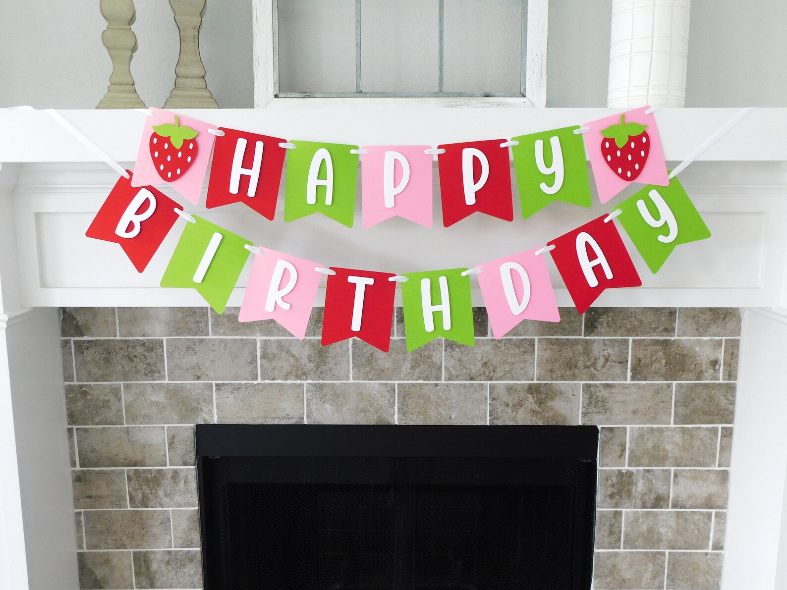 Banner de cumpleaños de fresa: nombre personalizado, decoración en rojo ...