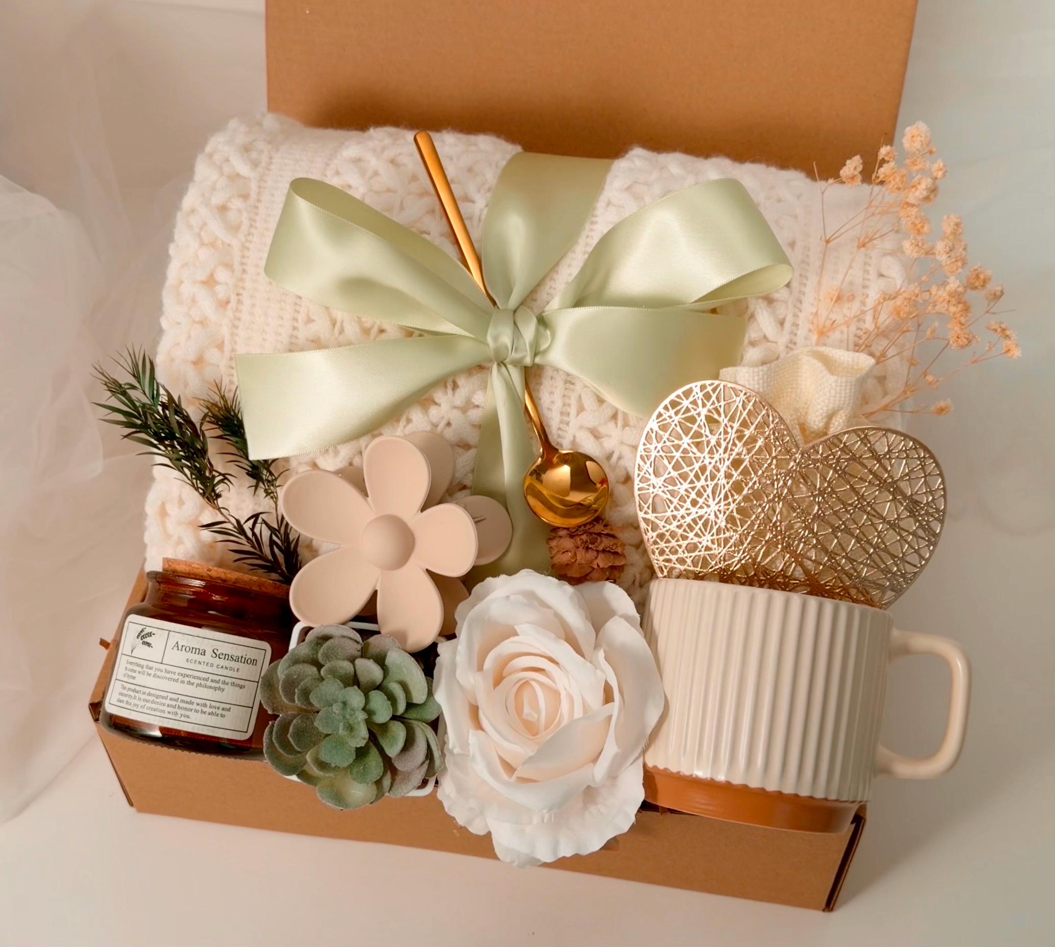 Christmas Gift Box, Blanket Gift Box, Hug in A Box, Hygge Gift Box for ...