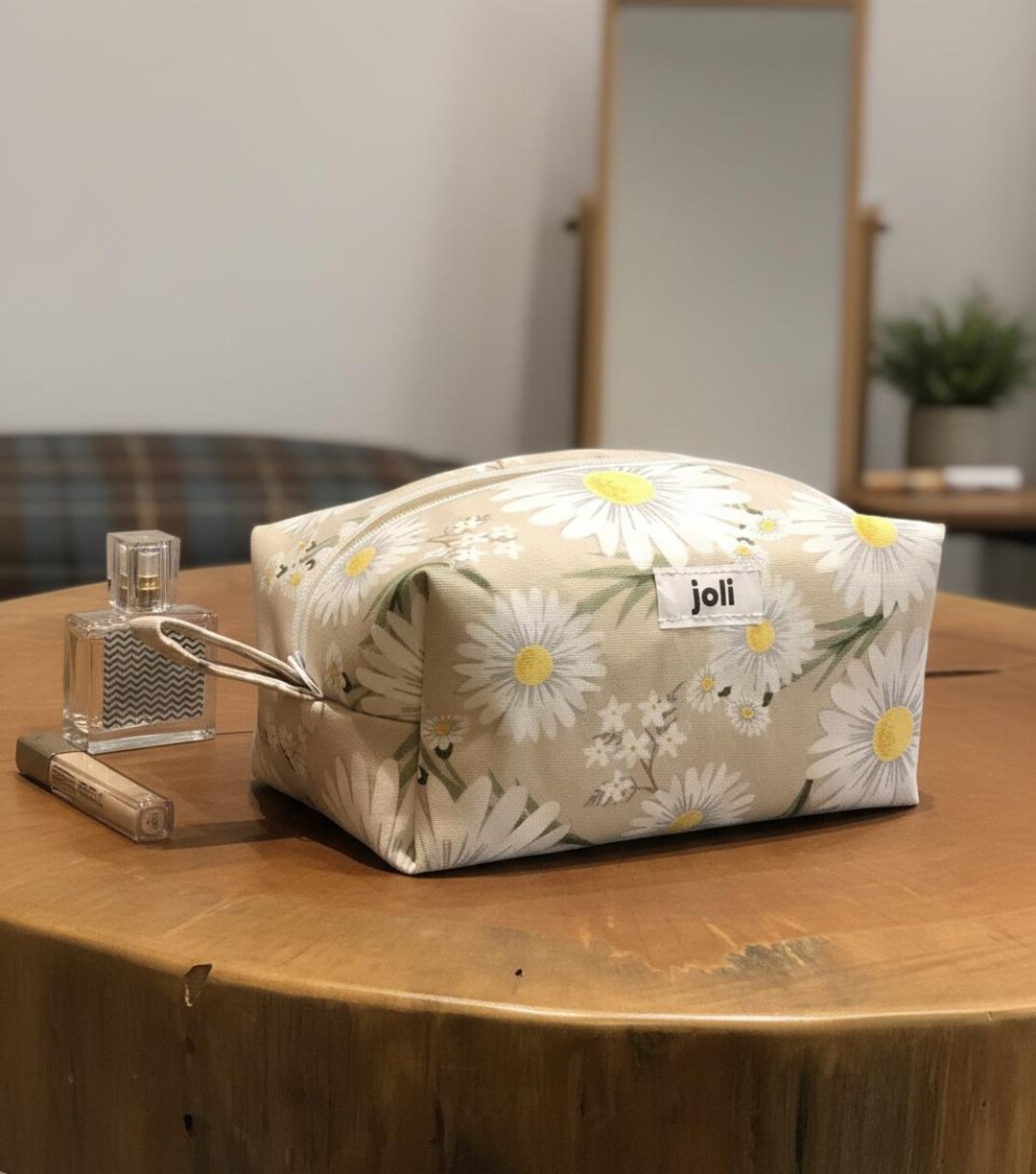 Beige Daisy Makeup Bag, Water Repellent Floral Cosmetic Pouch - Etsy