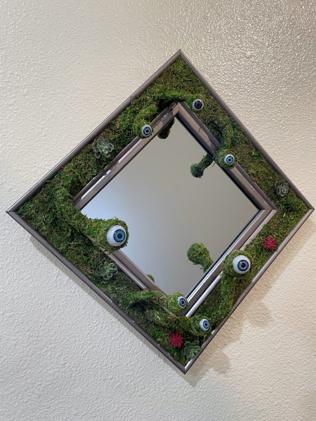 Eye Lichen Mirror labyrinth Themed Wall Art - Etsy