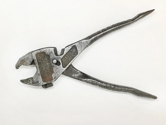 Antique adjustable pliers store