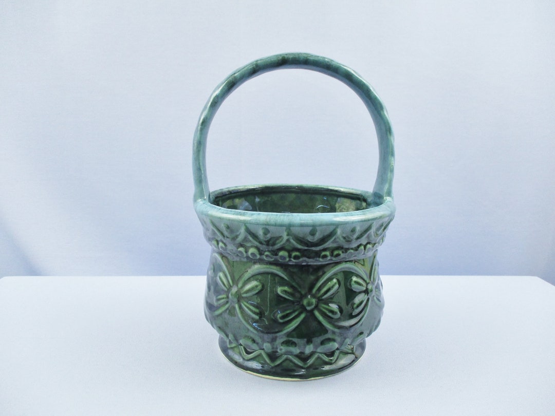 Vintage Hull Pottery USA Large Handled Basket - Etsy