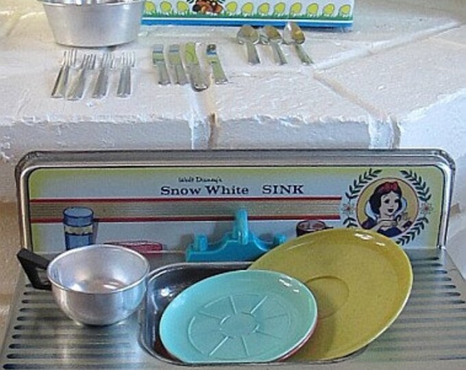 Vintage Disney Snow White Kitchen Sink and Stove by Wolverine - Toy ...