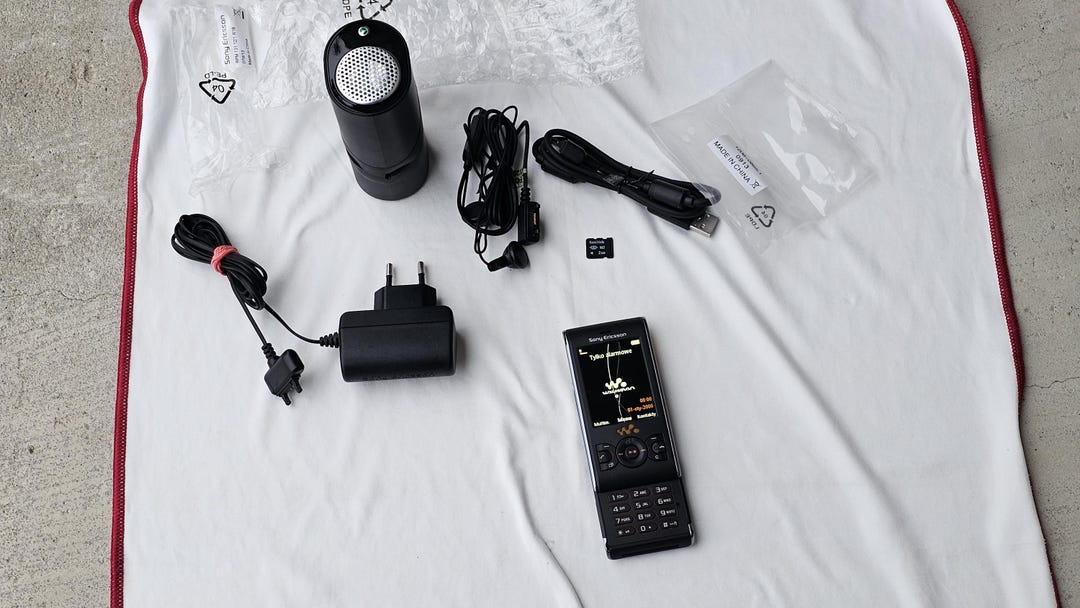 Sony Ericsson W595 Walkman Black Full Original Set Unused Accessories ...