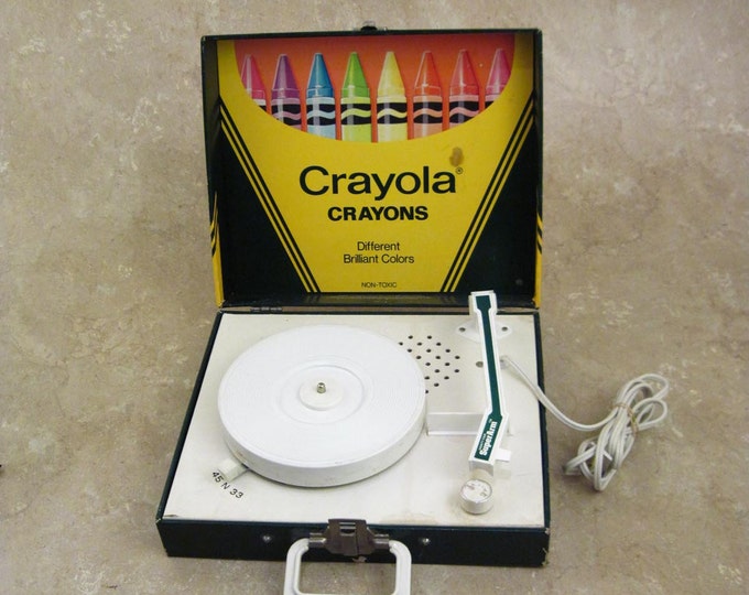 Vintage Crayola Crayons Record Player - 45 and 33 RPM Portable - Made ...
