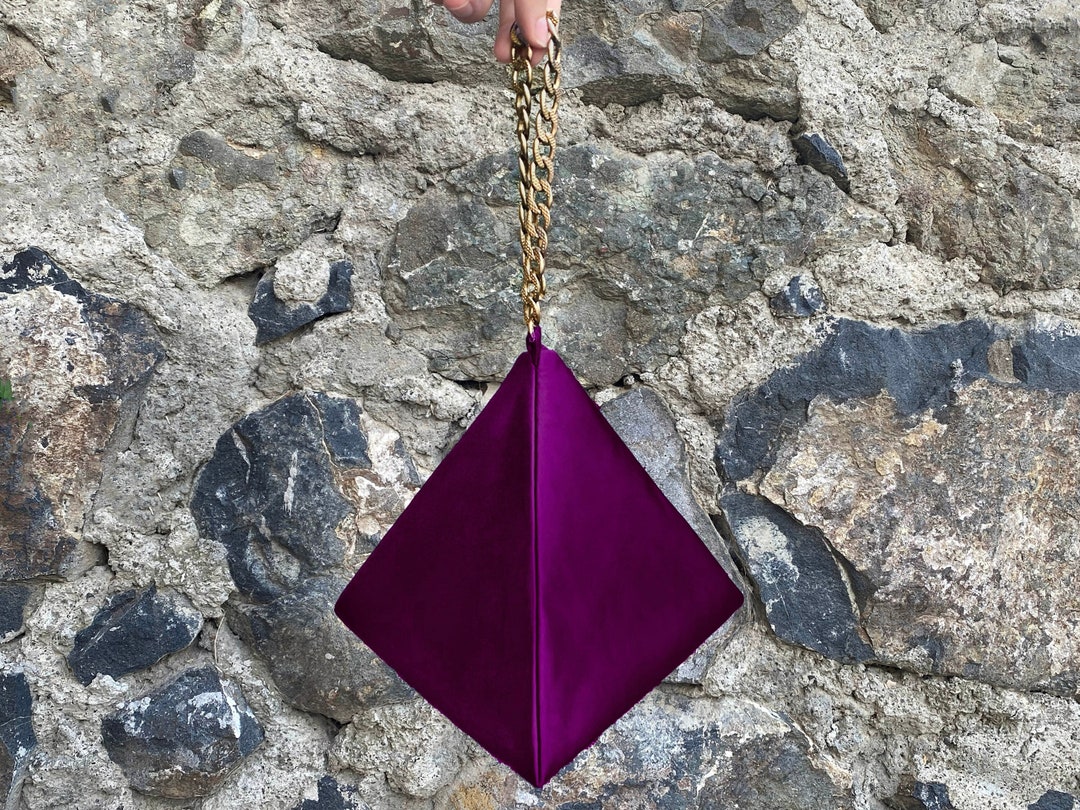 Satin 3D Triangle Pouch With Handle, Triangle Zippered Clutch Purse ...