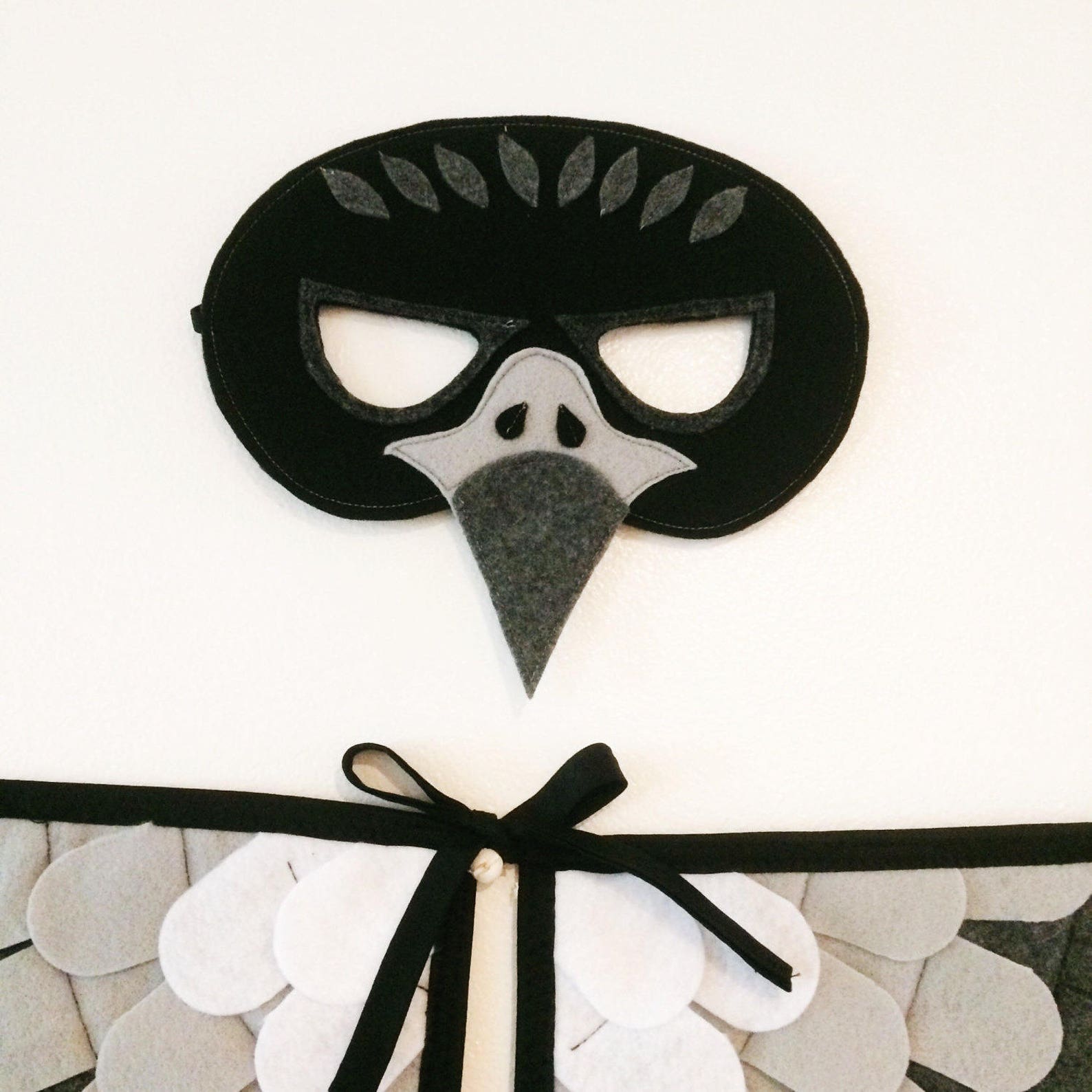Vulture Costume Set // Be a Bird! // Wings and Mask // Tree + Vine - Etsy