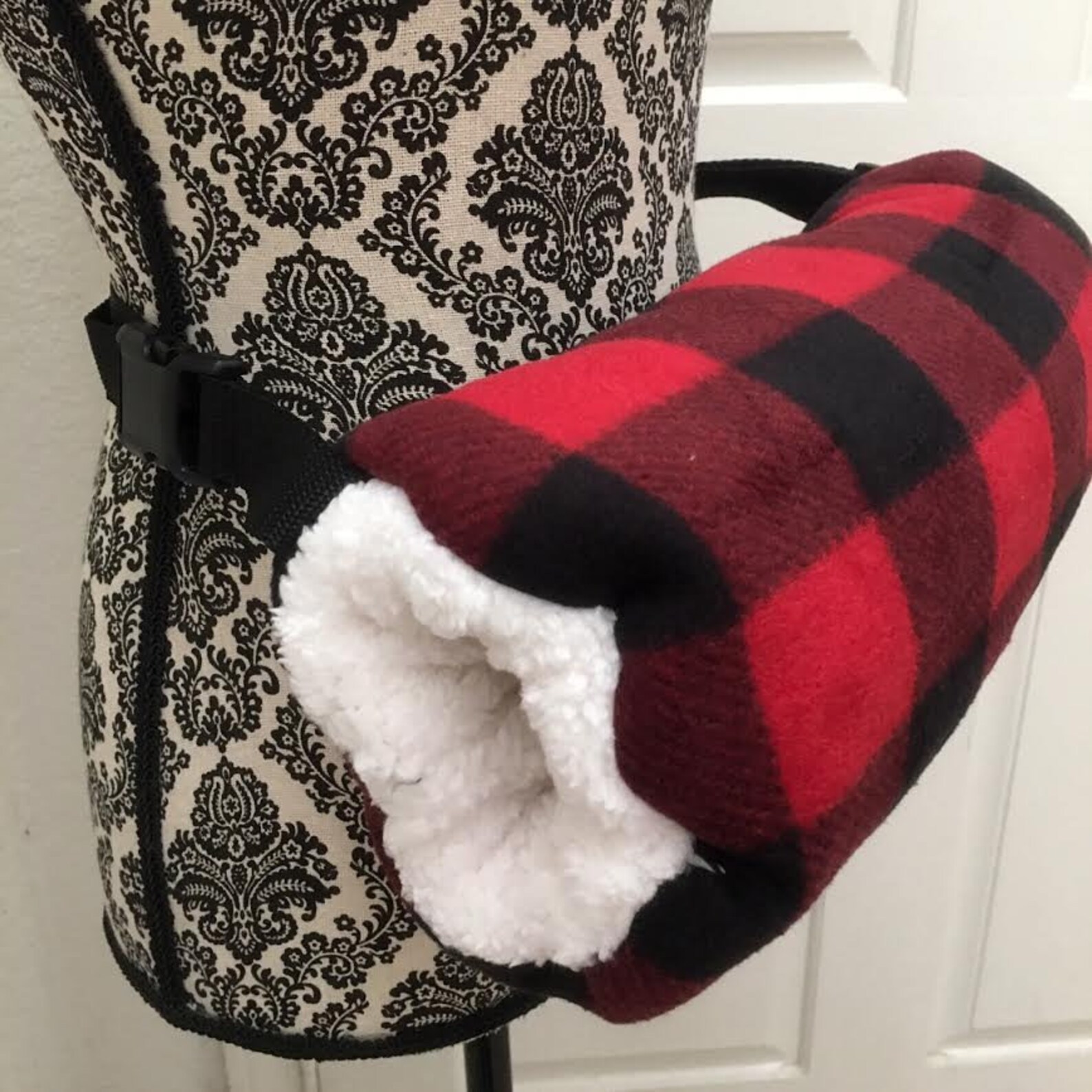 Buffalo Plaid Checked Hand Muff. Sherpa Hand Muffs, Buffalo Plaid ...