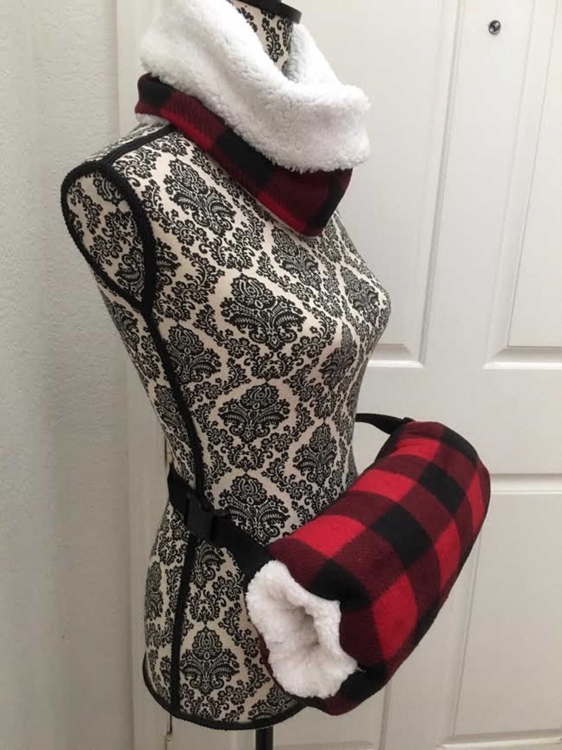 Buffalo Plaid Checked Hand Muff. Sherpa Hand Muffs, Buffalo Plaid ...