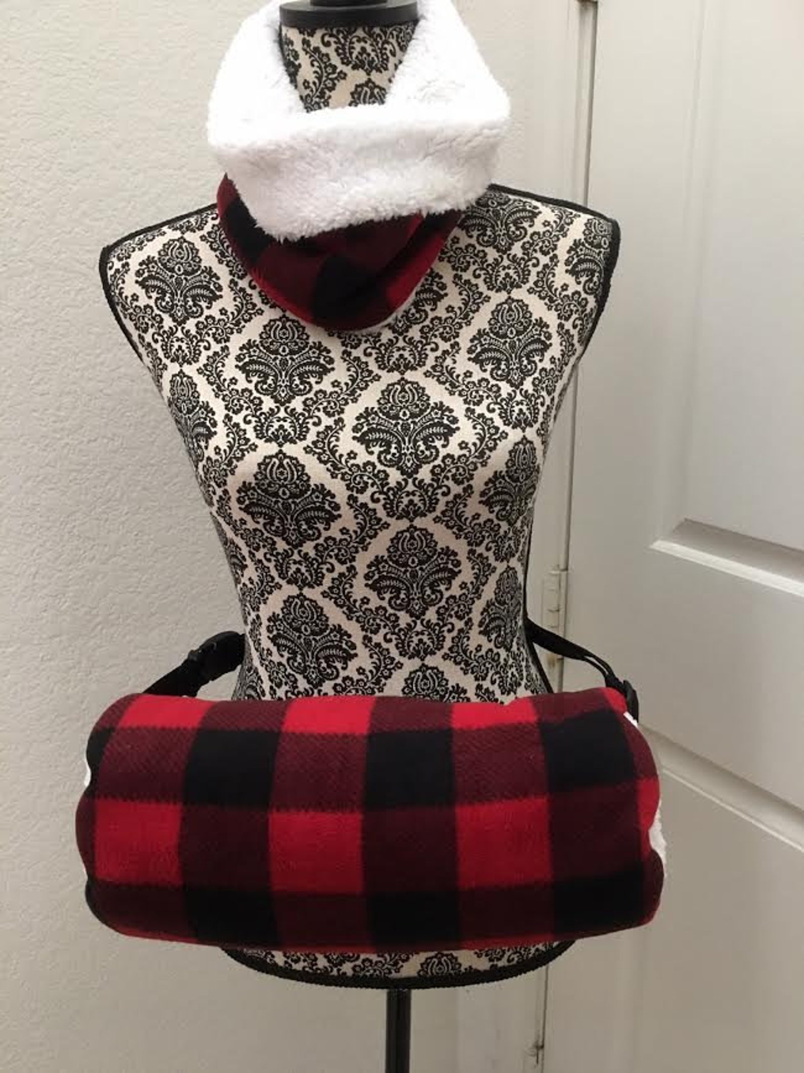 Buffalo Plaid Checked Hand Muff. Sherpa Hand Muffs, Buffalo Plaid ...