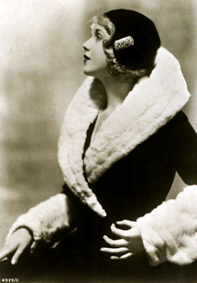 1920s Flapper Silhouette Coat With Furry Collar and Cuffs | Etsy