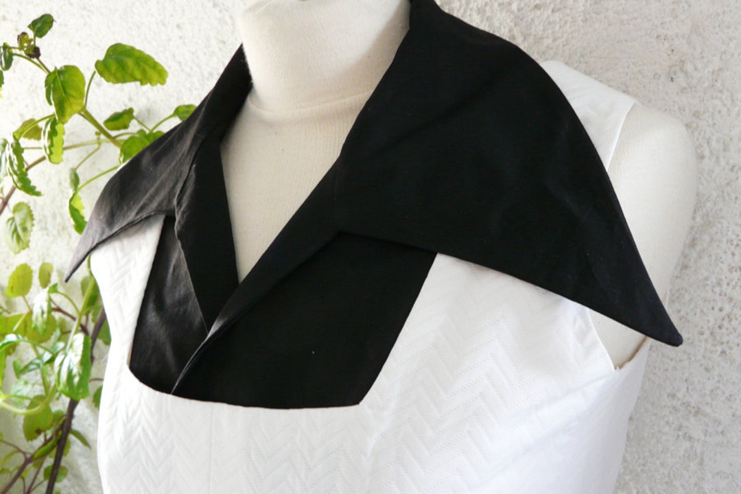 Black Shirt Women Collar on the Outside, Subtle and Delicate on the ...