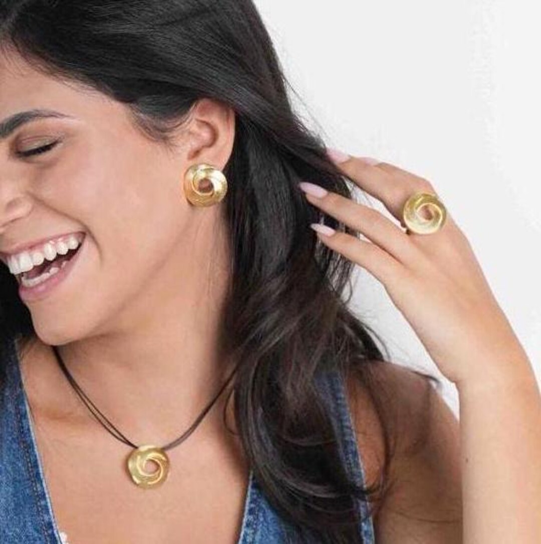 Sophisticated and Modern Jewelry Set for Women, Ring With Earrings and ...