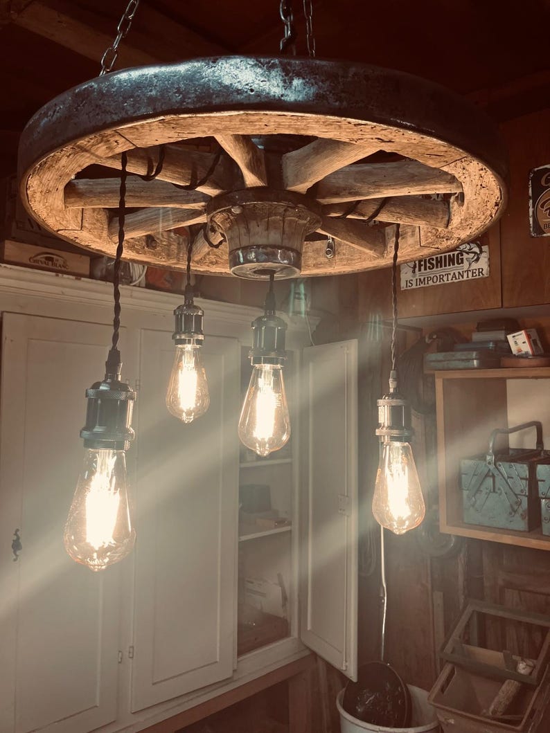 Vintage Wagon Wheel Lamp - Etsy
