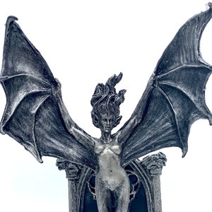 Carmilla the Vampire Statue, Hand Painted Resin Sculpture Legendary ...