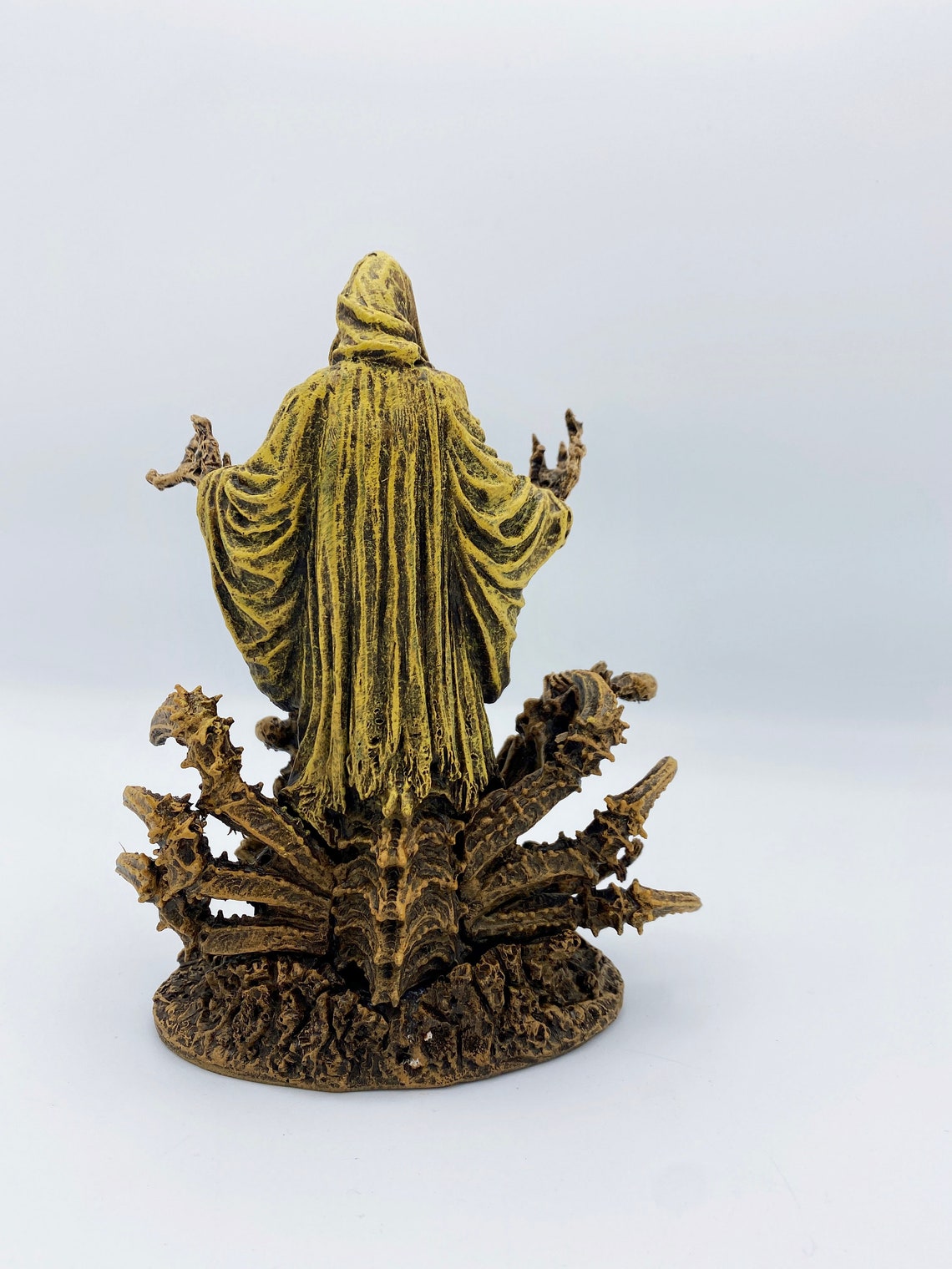 H.P. Lovecraft's the King in Yellow/ Hastur Statue - Etsy