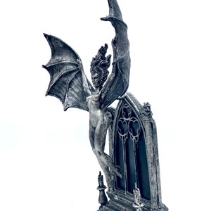 Carmilla the Vampire Statue, Hand Painted Resin Sculpture | Legendary ...