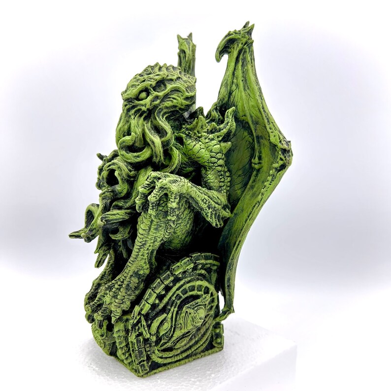 Cthulhu Enthroned Statue, Hand Painted Resin Sculpture | Cthulhu Mythos ...