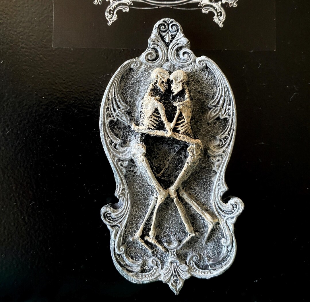 Amor Aeternus Skeleton Lovers Magnet, Hand Painted Resin Sculpture ...