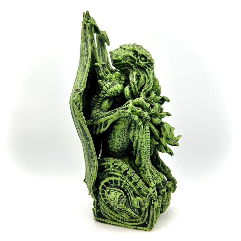 Cthulhu Enthroned Statue, Hand Painted Resin Sculpture | Cthulhu Mythos ...
