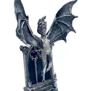 Carmilla the Vampire Statue, Hand Painted Resin Sculpture | Legendary ...