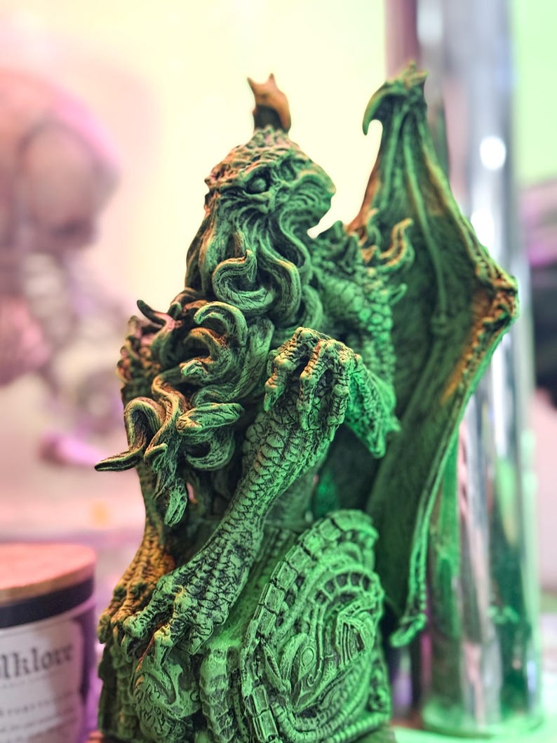 Cthulhu Enthroned Statue, Hand Painted Resin Sculpture | Cthulhu Mythos ...