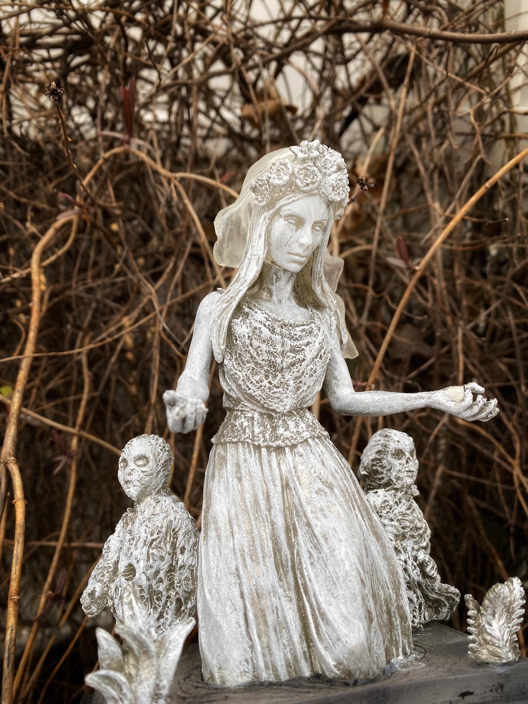 La Llorona, the Weeping Woman Statue, Hand Painted Resin Sculpture ...