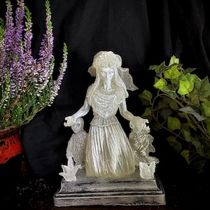 La Llorona, the Weeping Woman Statue, Hand Painted Resin Sculpture ...