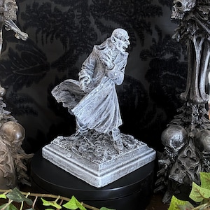 Dracula: Nosferatu Statue,resin Sculpture | Legendary Vampire Figurine ...