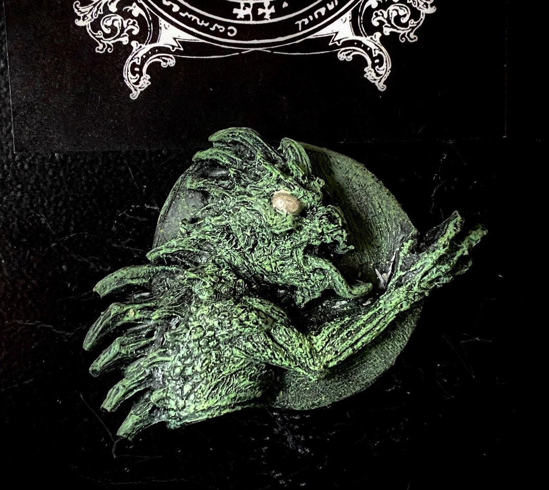 Chupacabra Magnet, Hand Painted Resin Sculpture | Cryptid Fantasy Decor ...