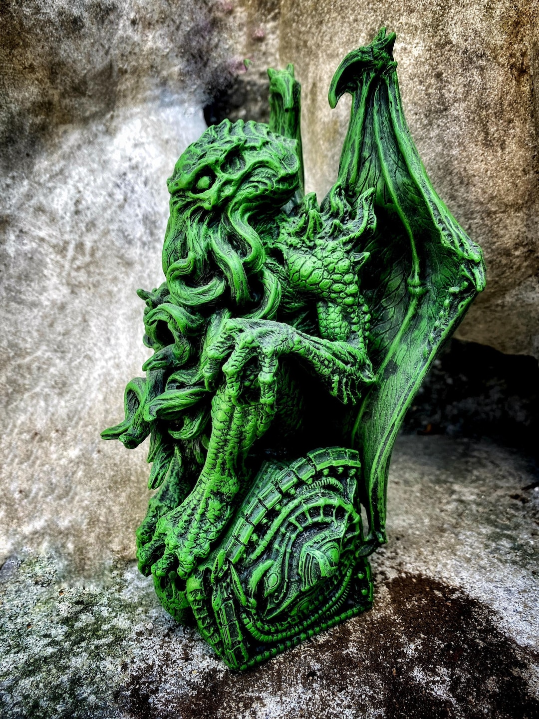 Cthulhu Enthroned Statue, Hand Painted Resin Sculpture | Cthulhu Mythos ...