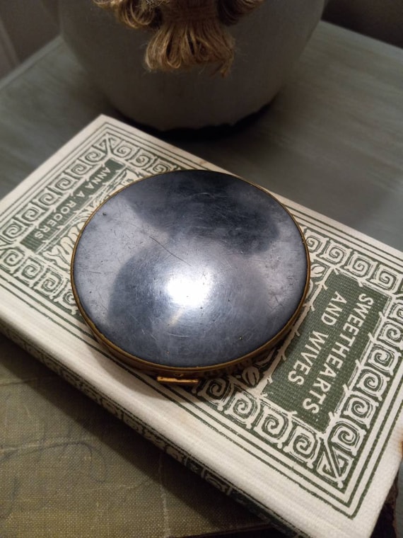 Vintage Collectible Ladies Compact 1950s Black and Go… - Gem