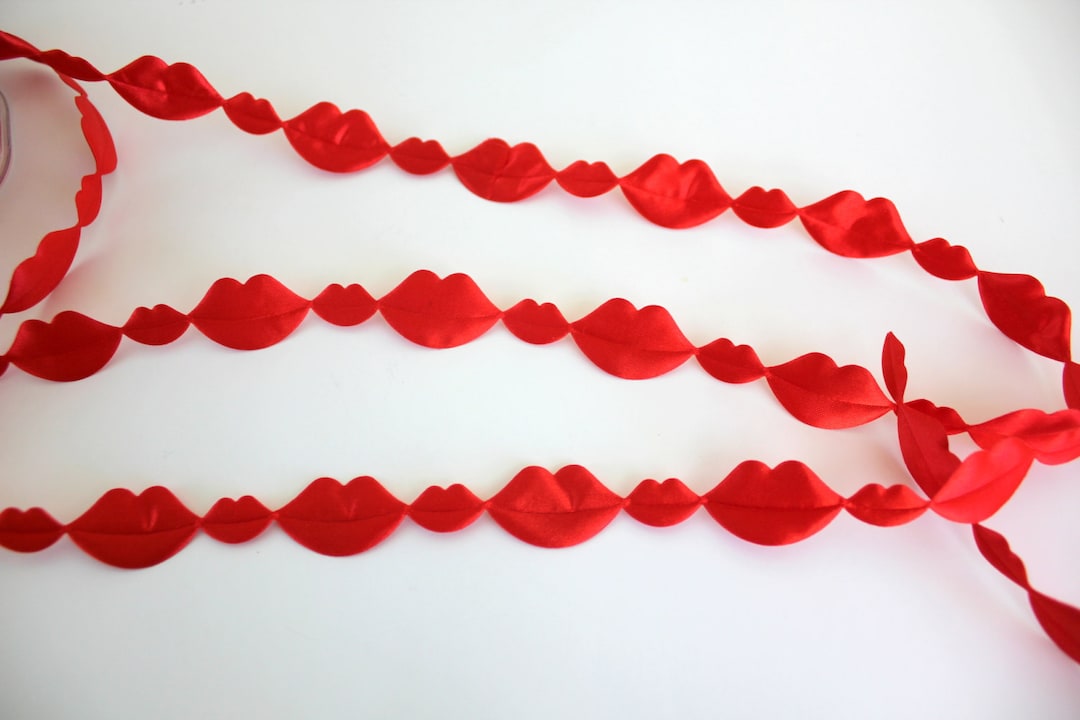 Satin Cut-outs Red Satin Lips Satin Garland Wedding Trim - Etsy