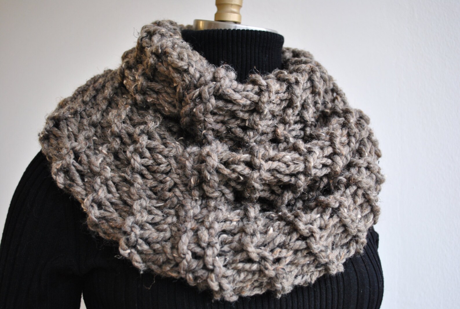 Knitting PATTERN: Outlander Inspired Claire's Cowl/gloves Set- Beginner ...